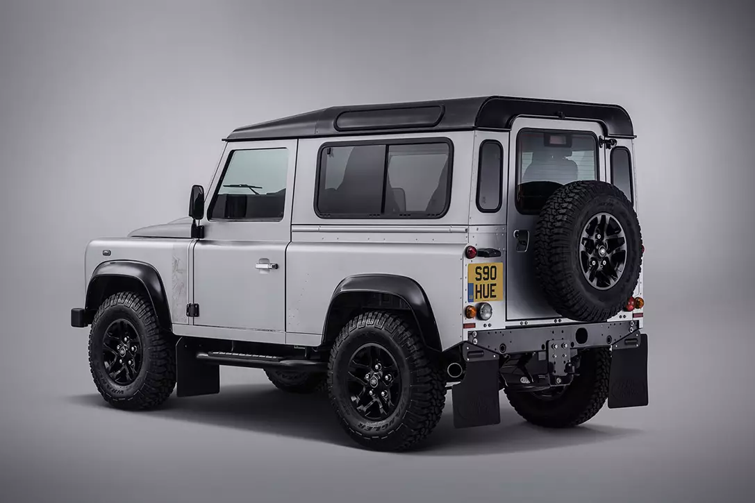 Land Rover Defender 2000000 4