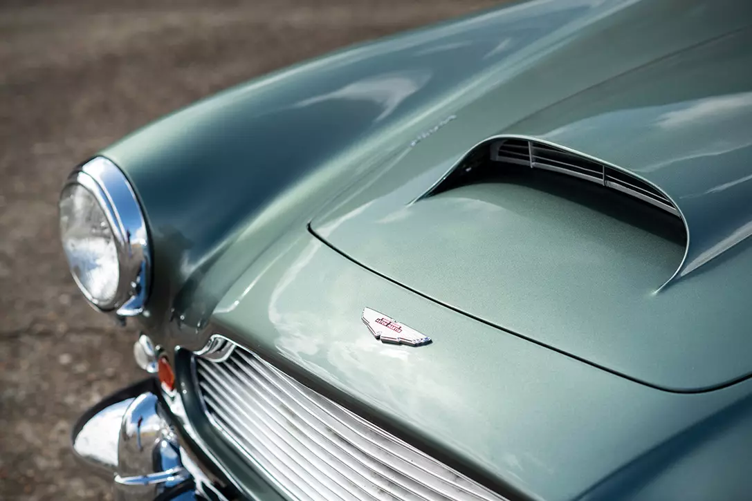 აუქციონის ბლოკი: 1962 წლის Aston Martin DB4 Series IV 4204_5