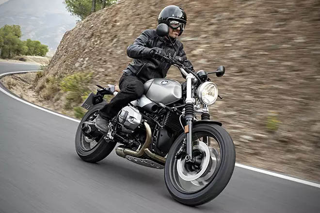 2016 BMW R NineT Scrambler 8