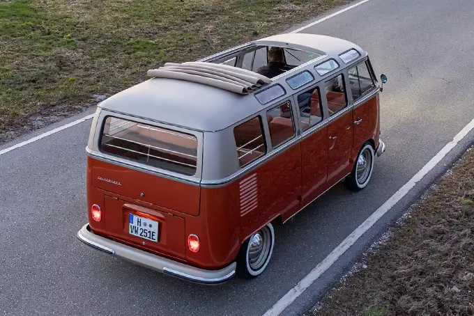 1966 Volkswagen T1 සම්බා බස් e-BULLI සංකල්ප වාහනය 4616_2