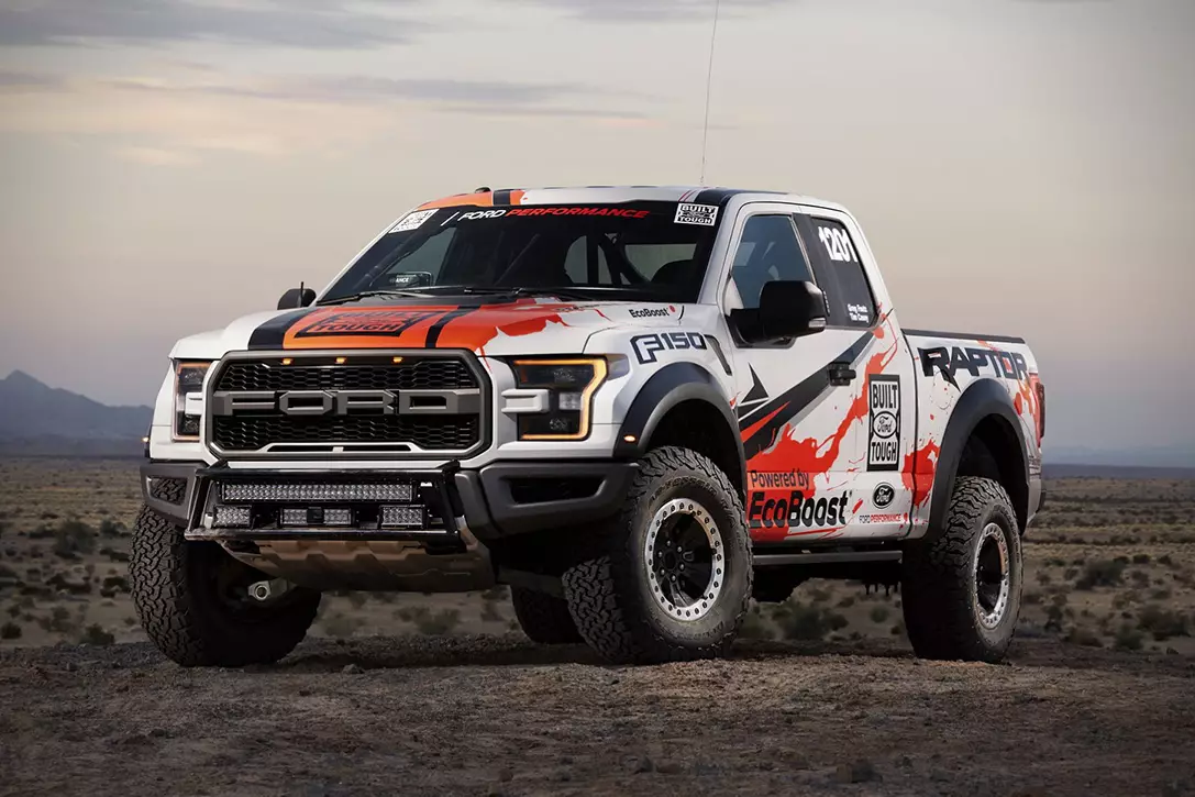 2017 Ford F-150 Raptor Race Truck 01