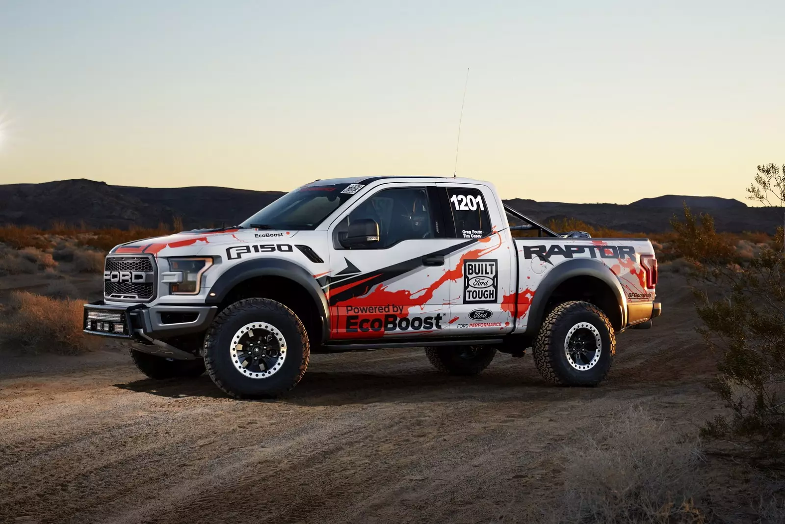 2017 Ford F-150 Raptor Race Truck 3