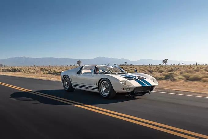 ליציטאַציע בלאָק: 1965 Ford GT40 ראָאַדסטער פּראָוטאַטייפּ 4880_6