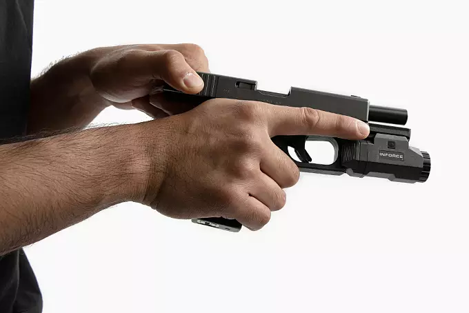 Como suxeitar e disparar correctamente unha pistola 5098_4