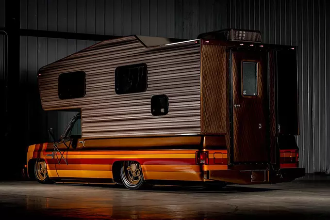 Xyoo 1983 Chevrolet C30 Camper 