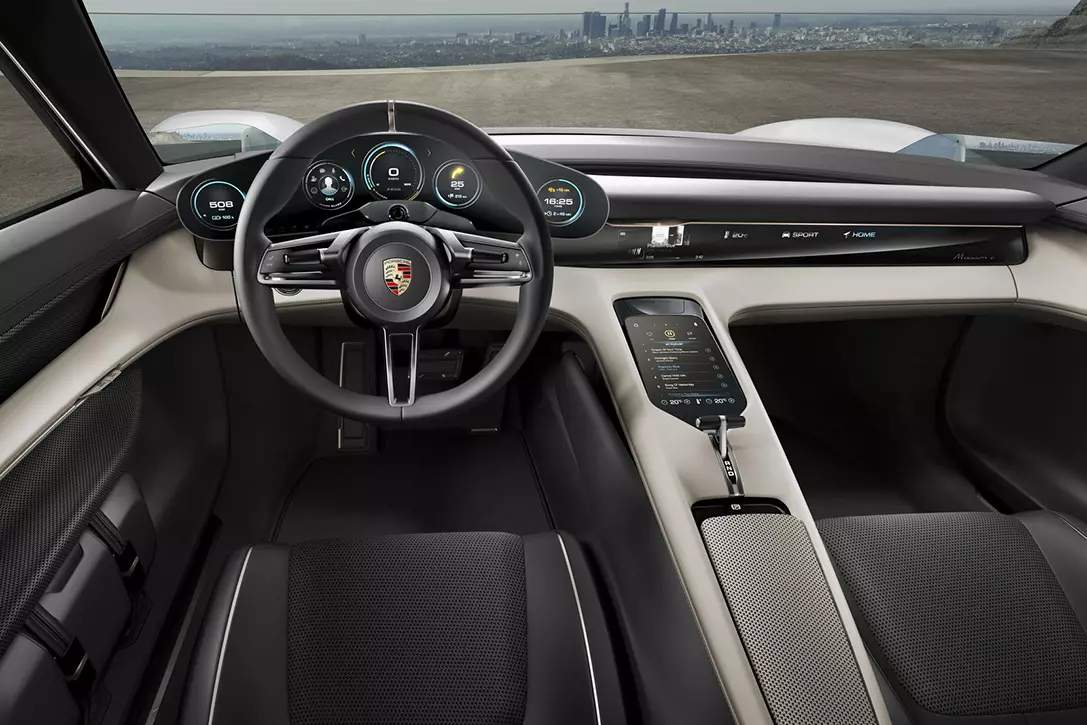 Porsche Mission E Concept ภายใน 2