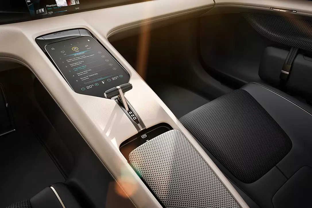 Porsche Mission E Concept Interieur 5