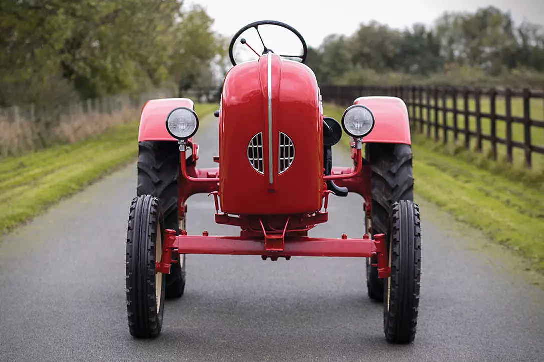 Sebaka sa Fantisi: 1960 Porsche Diesel Junior Tractor 5556_1