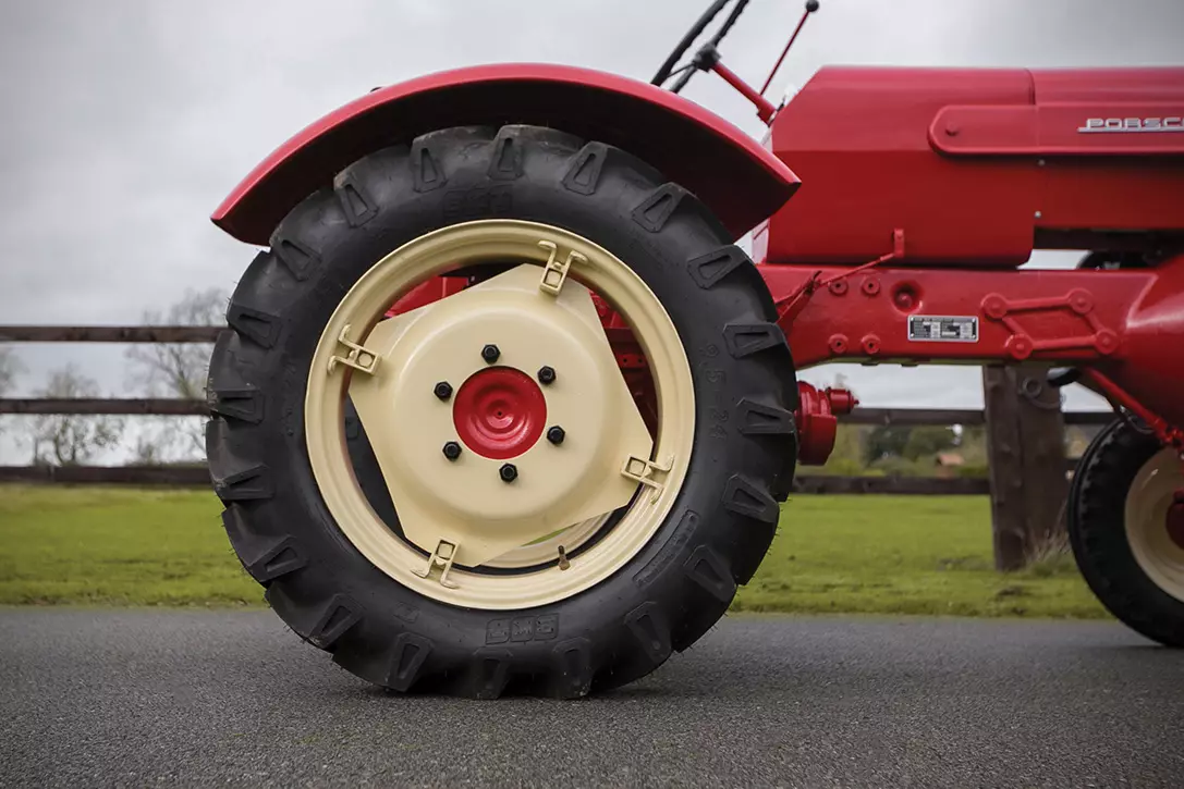 Dražbeni blok: Traktor Porsche Diesel Junior iz leta 1960 5556_9