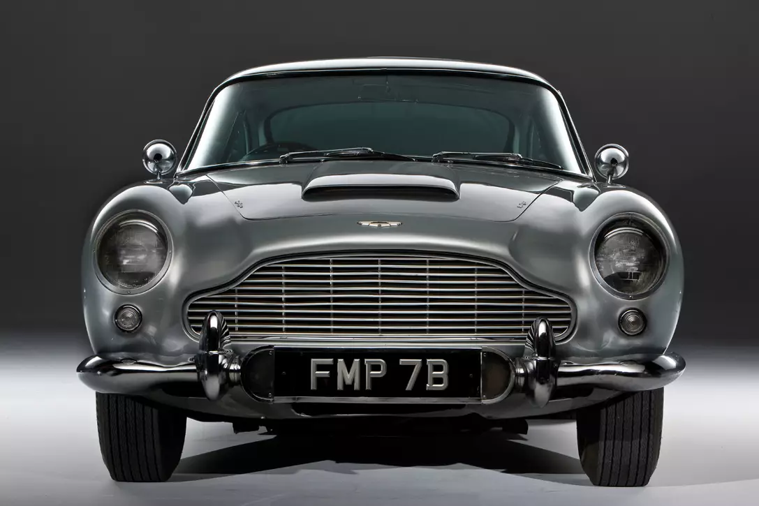 Aston Martin Goldfinger DB5 Продолжение 5583_1