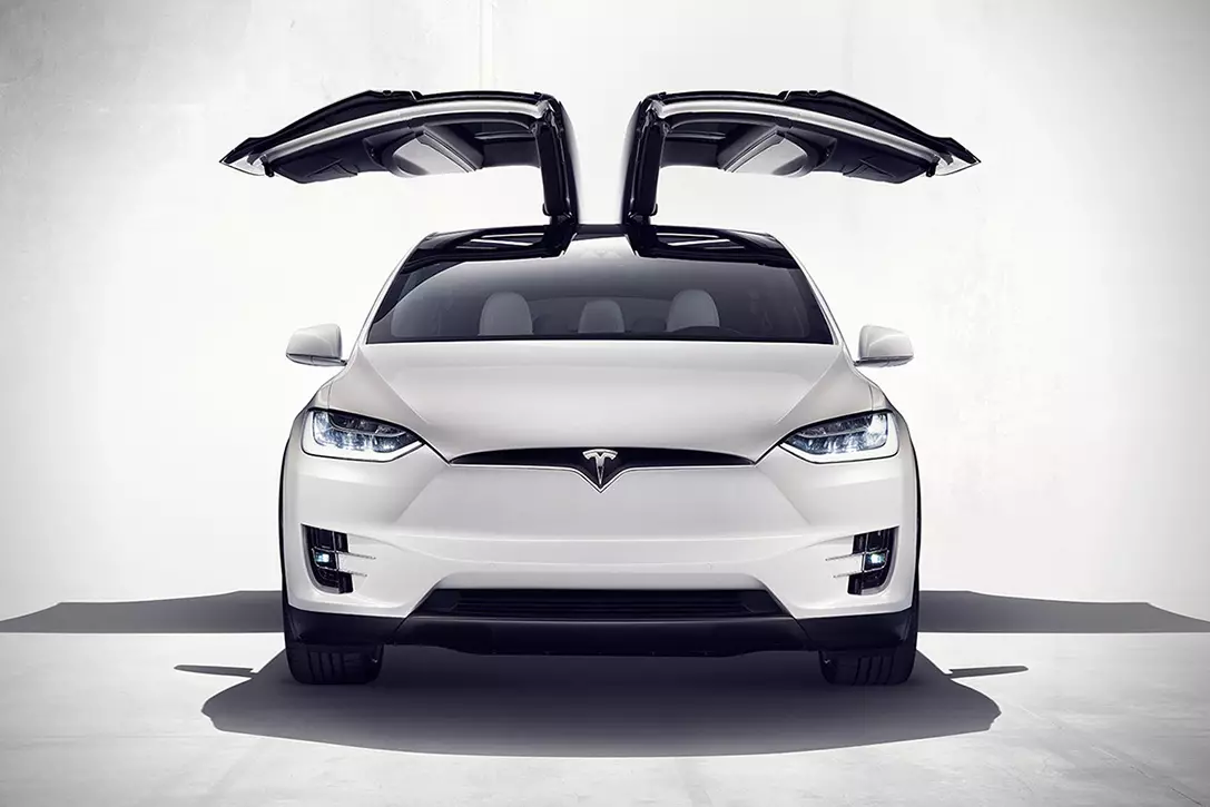 Imodeli ye-Tesla X 2