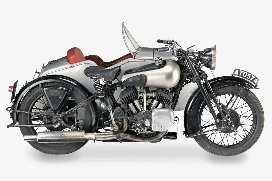 Търг за класически мотоциклети Bonhams Spring Stafford 5853_2