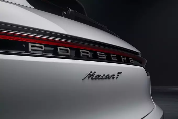 2023 Porsche Macan T 6126_2