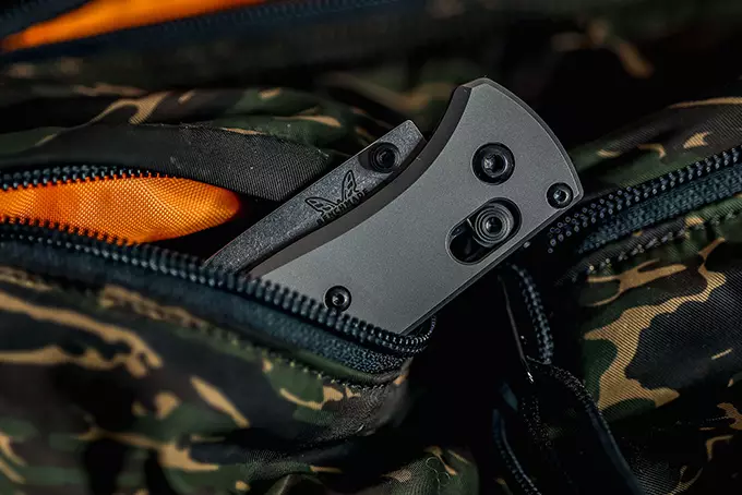 Benchmade Bugout pielāgotu nažu veidotāju programma 6369_1