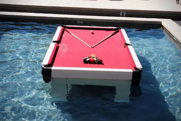 Pool Table li ma jgħaddix ilma minnha