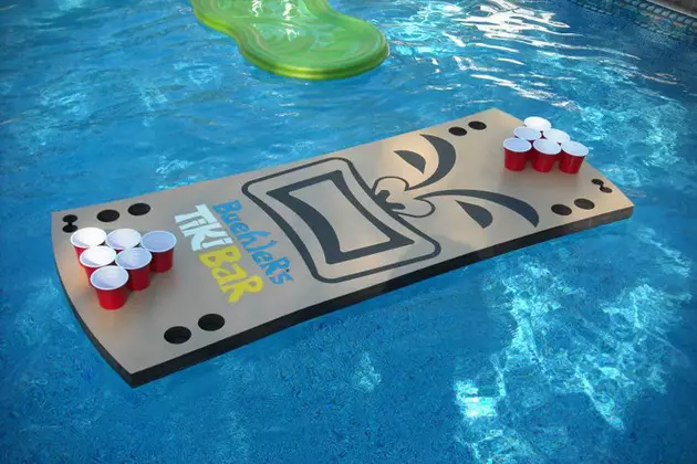 Drywende Beer Pong Tiki Tafel