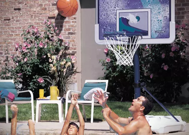 Lewenslange swembad-basketbalstelsel