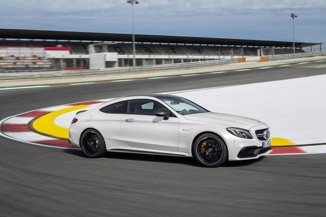 Mercedes-Benz C63 AMG Coupe 2017 6659_2