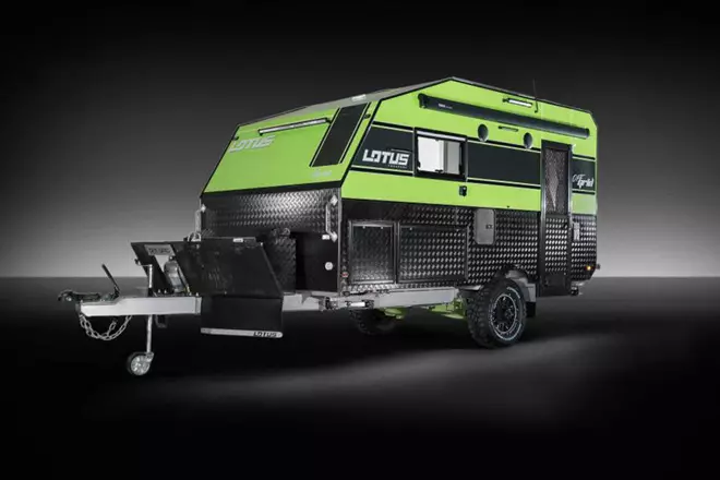 Off Grid Caravan ndi Lotus 2