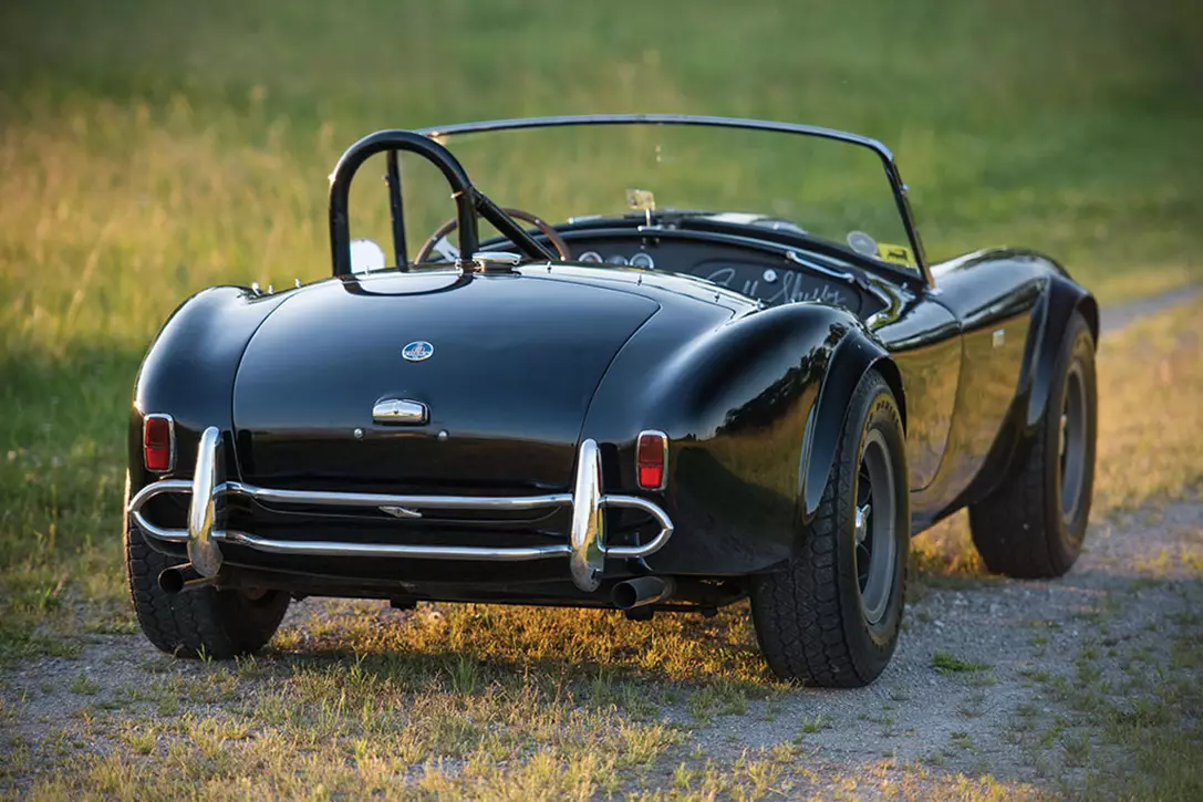 Auction Block: 1963 Shelby 289 Cobra 6970_4