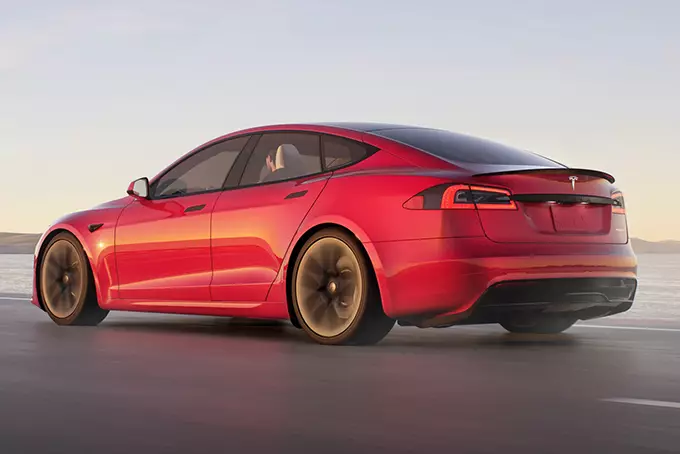 2022 Tesla Model S Plaid & Model X Plaid 7006_2