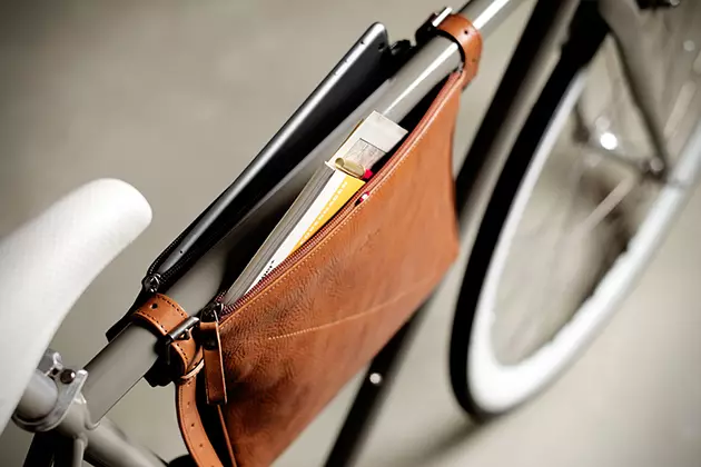 Frame Folio Bicycle Portfolio by Hard Graft 2