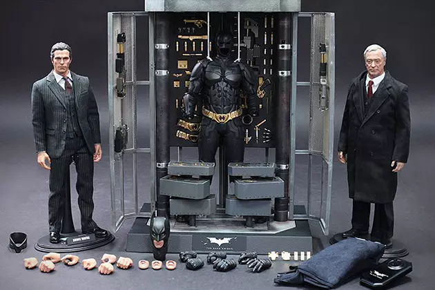 The Dark Knight Batman Armory com figuras colecionáveis 12