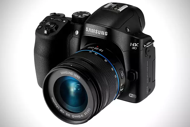 ក្រុមហ៊ុន Samsung NX30