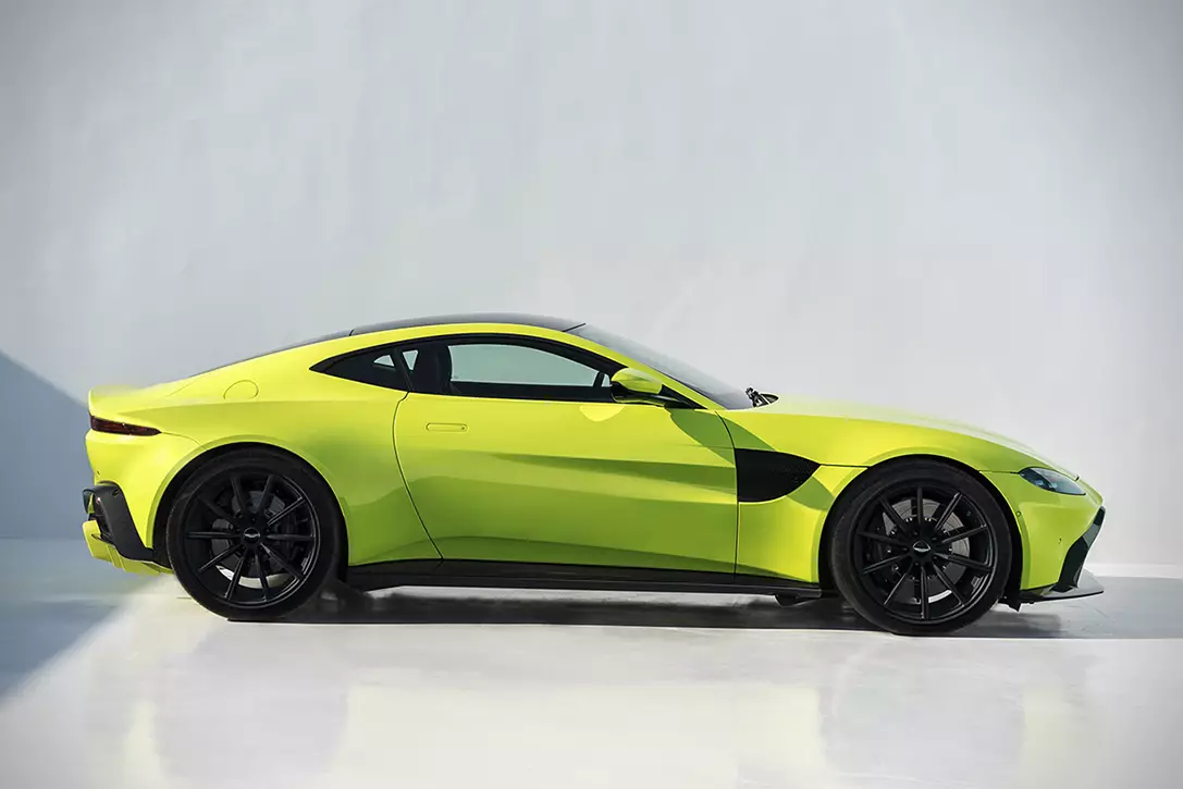 2018 Aston Martin Vantage 7164_2