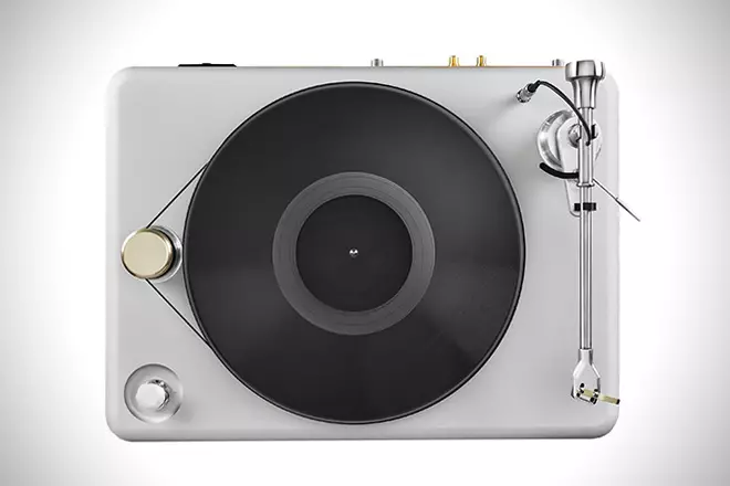 Shinola Runwell Turntable 01