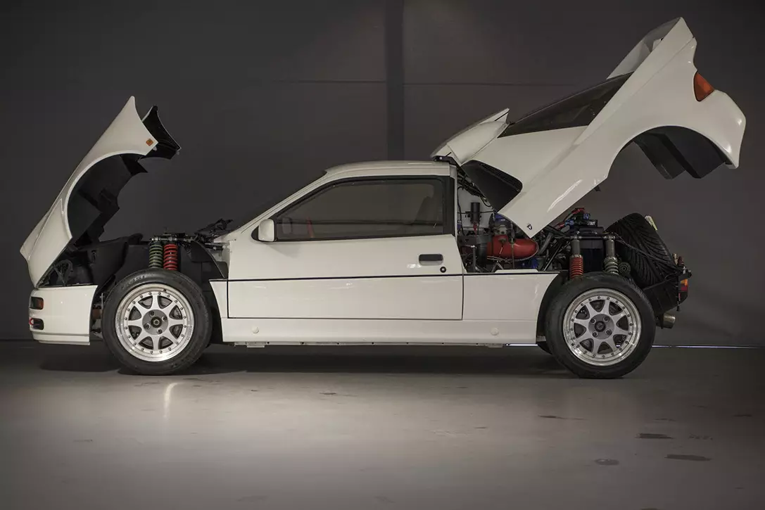 Blòk vann piblik: 1986 Ford RS200 rasanbleman machin 7401_2