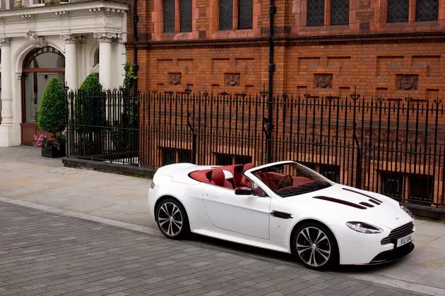 2013 Aston Martin V12 Vantage-Roadster (6)