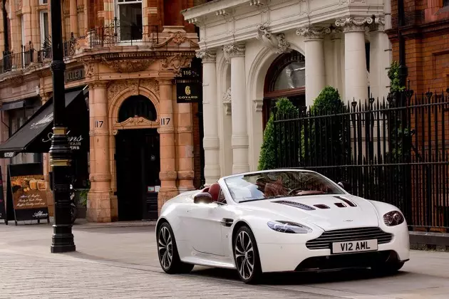 2013 Aston Martin V12 Vantage Roadster (5)