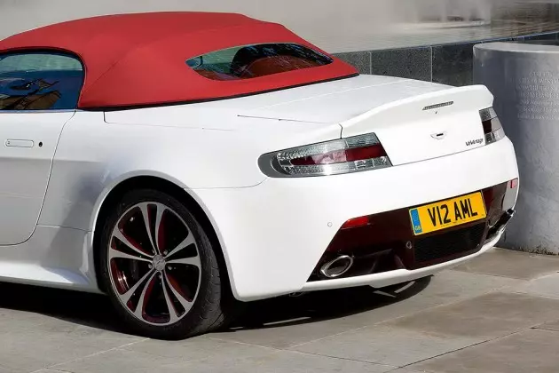 2013 Aston Martin V12 Vantage-Roadster (2)