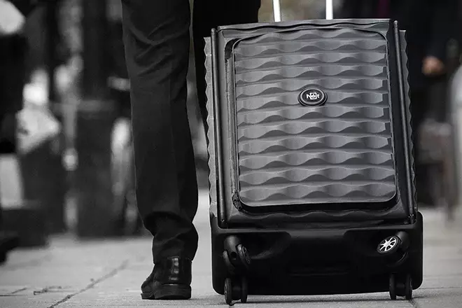 Neit Collapsible Smart Luggage 2