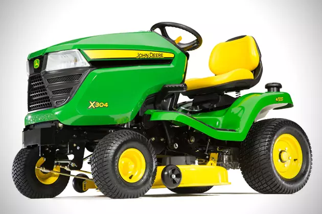 John Deere X304 belar traktorea