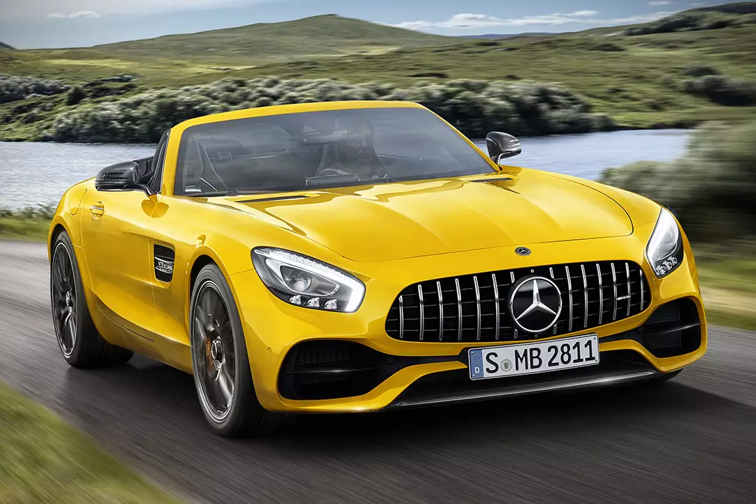 2018 Mercedes AMG-GT S Roadster 7955_1