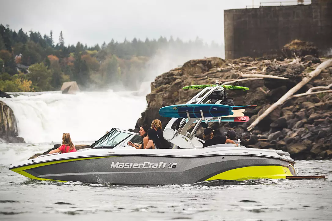 Mastercraft XT20 Powerboat