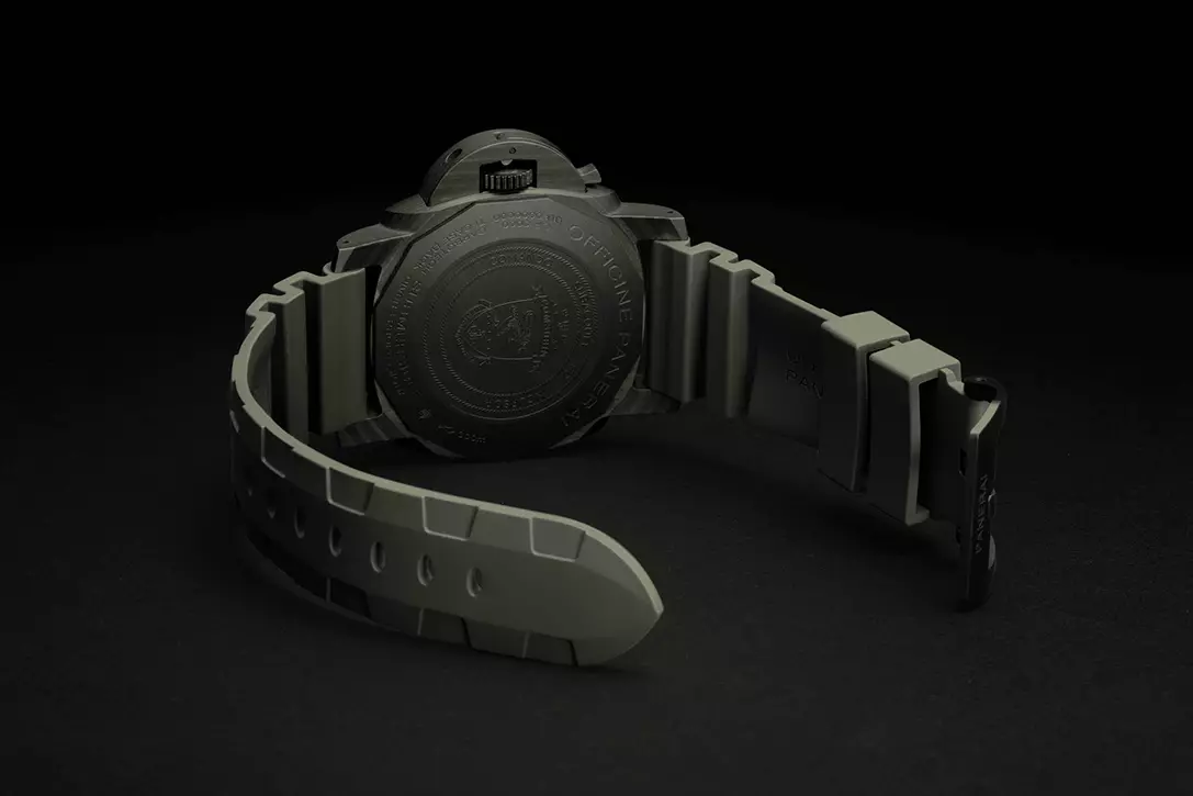 Panerai Submersible Marina Militare Carbotech Watch 8122_2