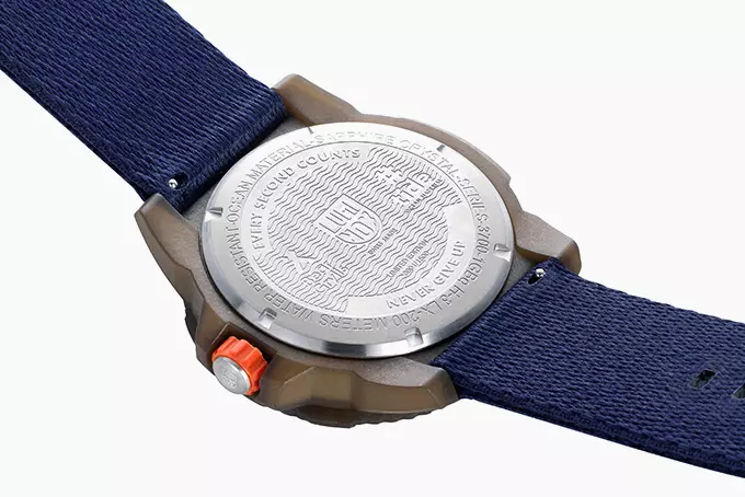 Серия Luminox x Bear Grylls Survival ECO 3700 8200_3