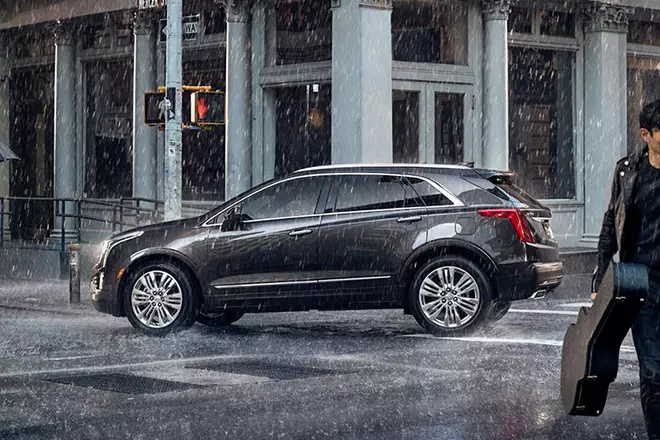 2017 Cadillac XT5 Crossover 4