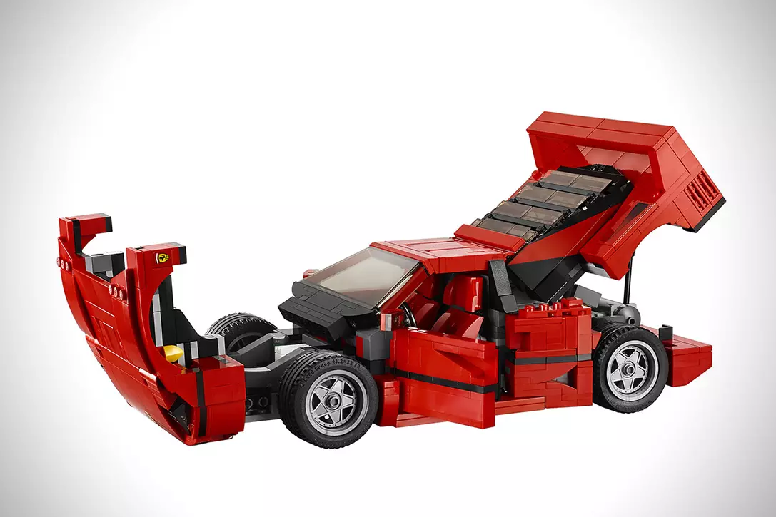 LEGO yaradıcısı Ferrari F40 4