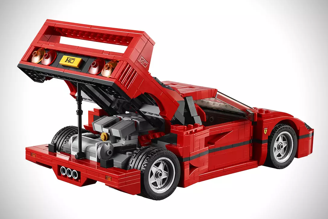 LEGO yaradıcısı Ferrari F40 5