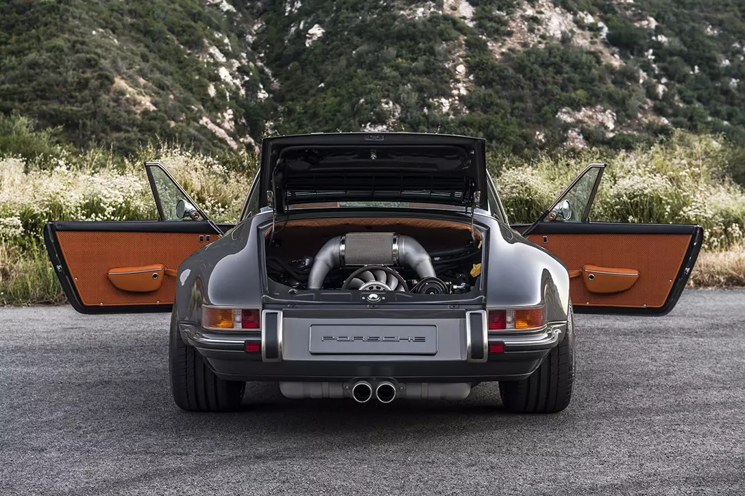 Porsche 911 Targa by Singer Vehicle Design 7