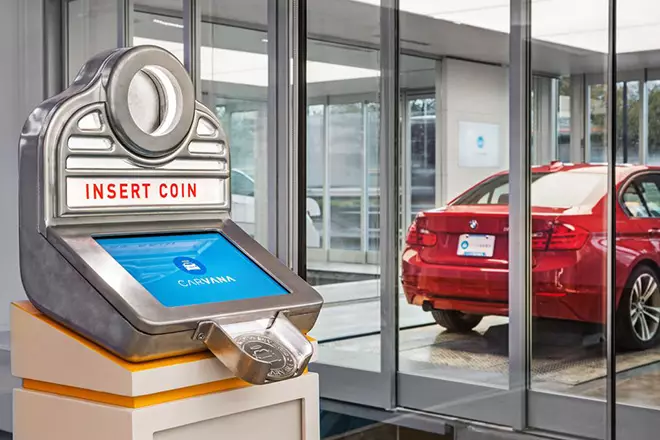 Carvana automobilių pardavimo automatas 2