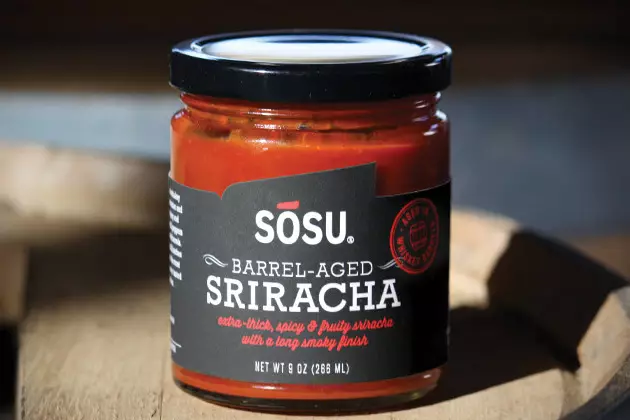 Sosu mucā izturēta Sriracha