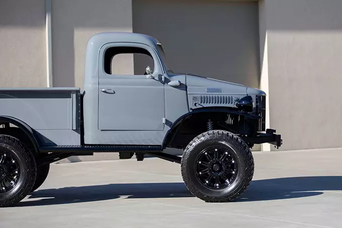 Auction Block: 1941 Dodge Power Wagon 'Full Metal Jacket' 8853_2