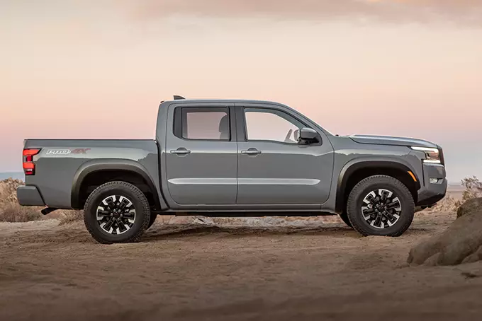 2022 Nissan Frontier 8876_1