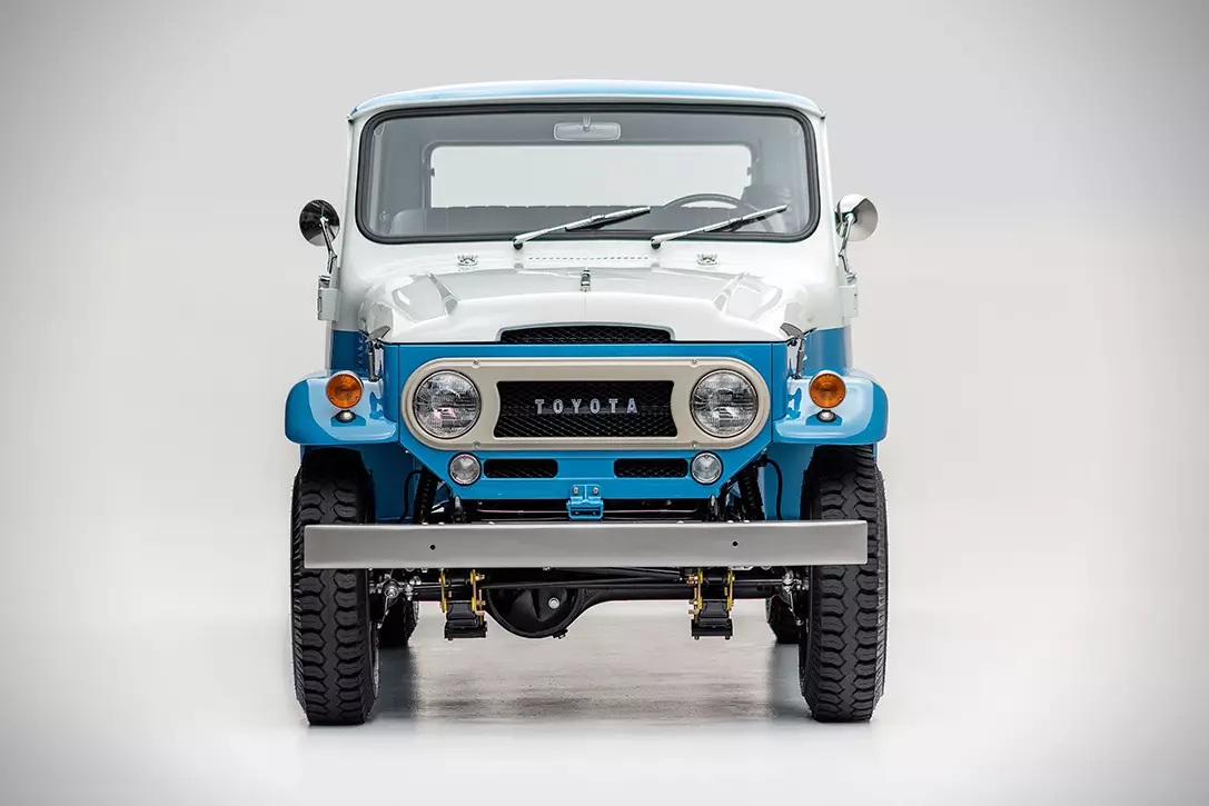 FJ 컴퍼니 6의 1967년 토요타 FJ45LV