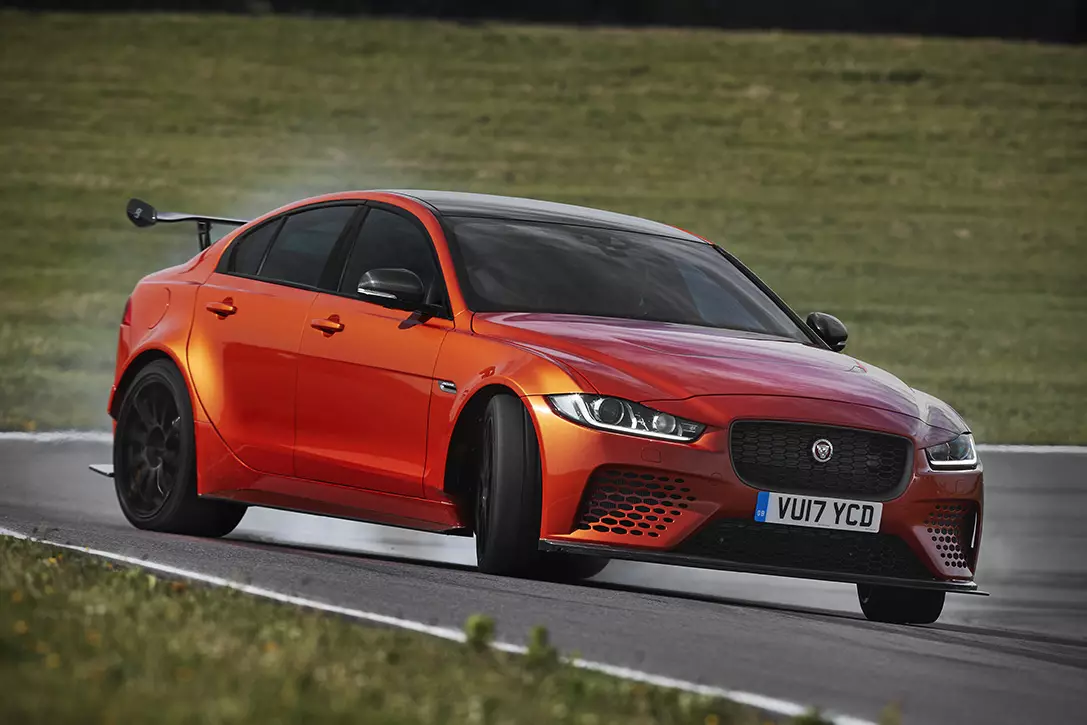 Jaguar XE SV Poloketi 8 9033_2